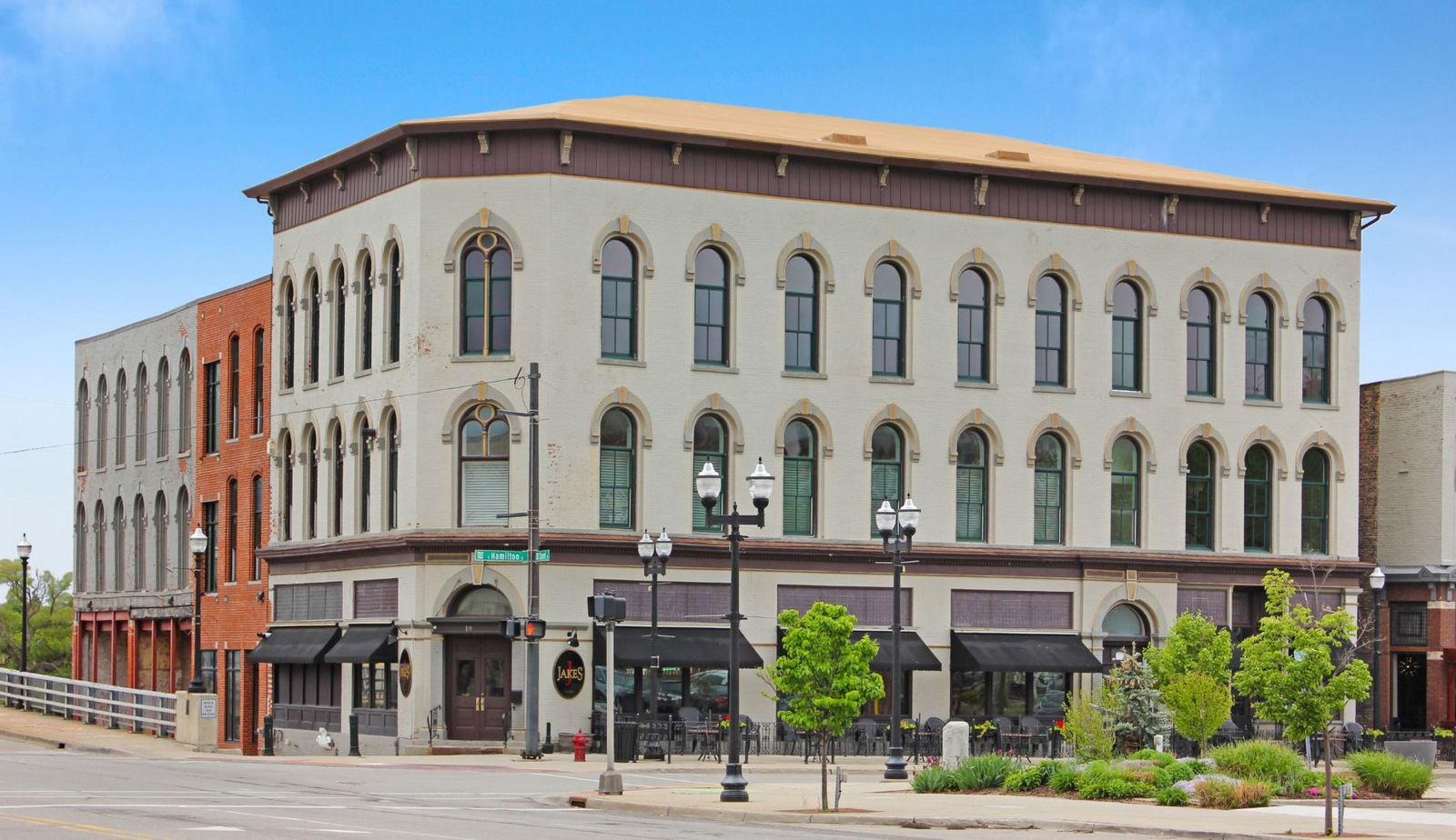 Condos - West Bank Lofts | Saginaw Properies